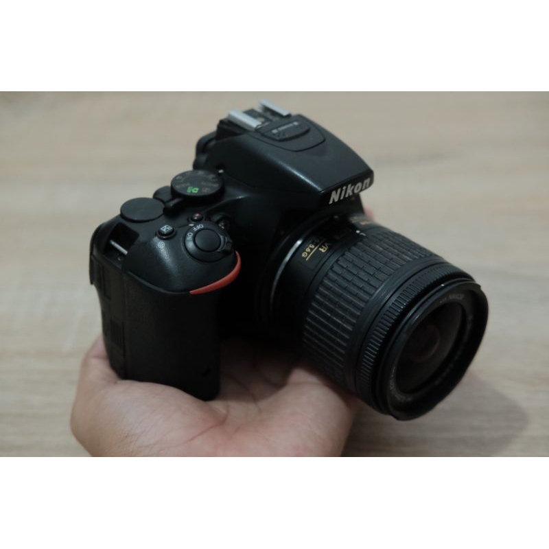Jual Nikon D5500 lensa 18-55mm VR kamera DSLR bukan D5100 D5200 D5300 D3200 D3300 D3400 D3500 ...