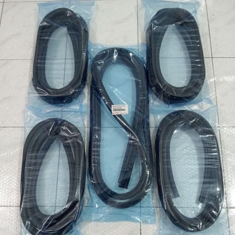 Jual KARET BALON PEREDAM PINTU FULL SET CALYA SIGRA AYLA AGYA | Shopee ...