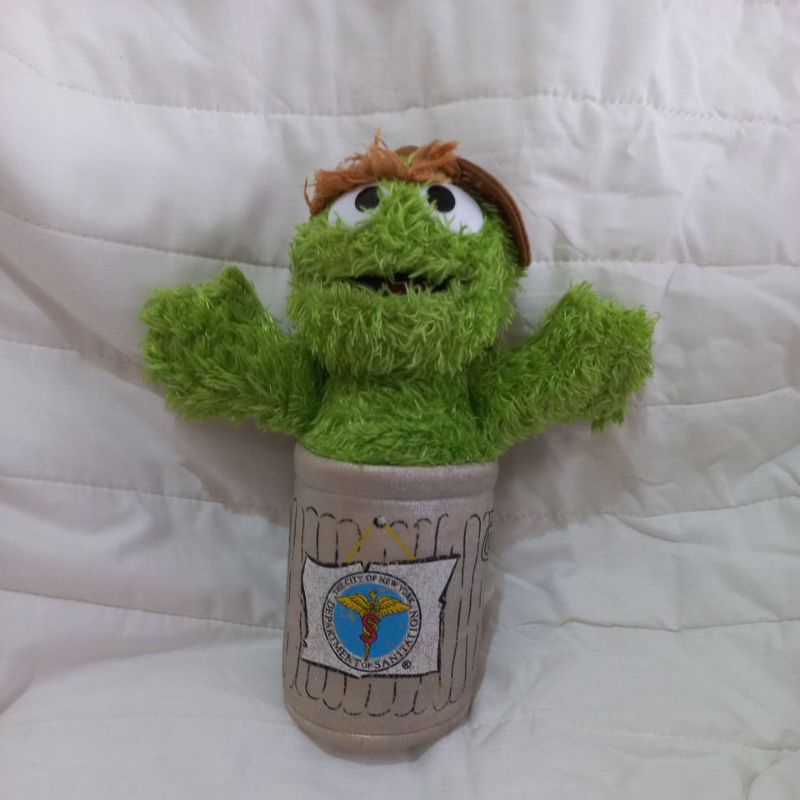 Jual Boneka Oscar Sesame Street Rare × The City of New York Department ...