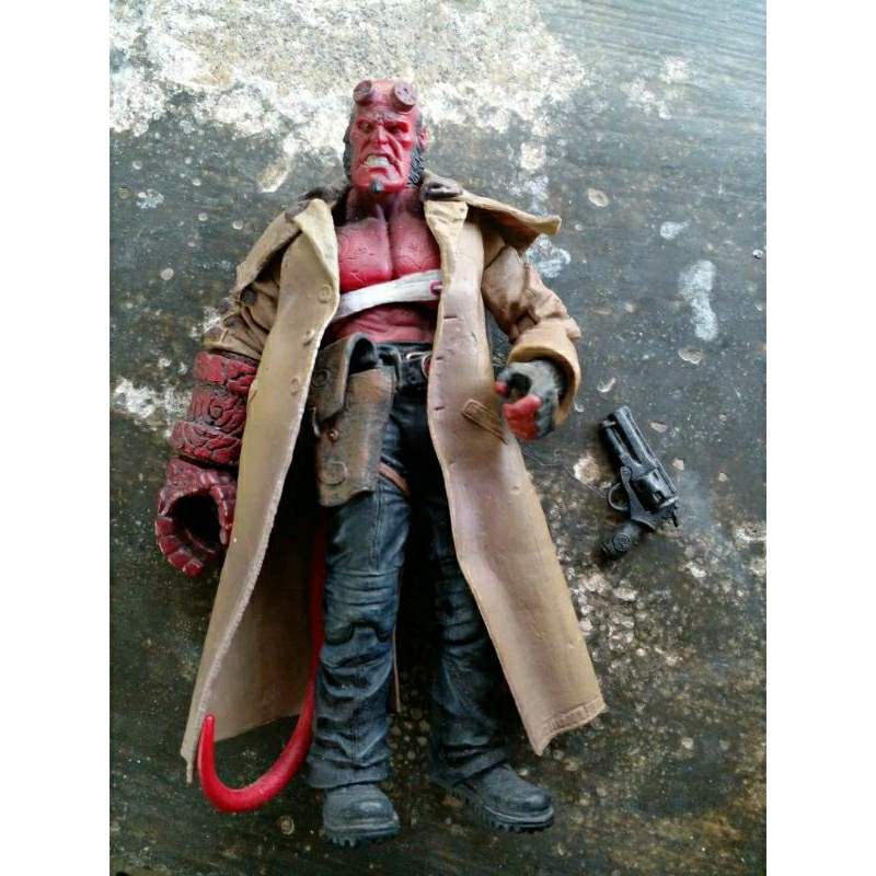 Jual Hellboy Mezco Original Action Figure Collectible rare item not X ...