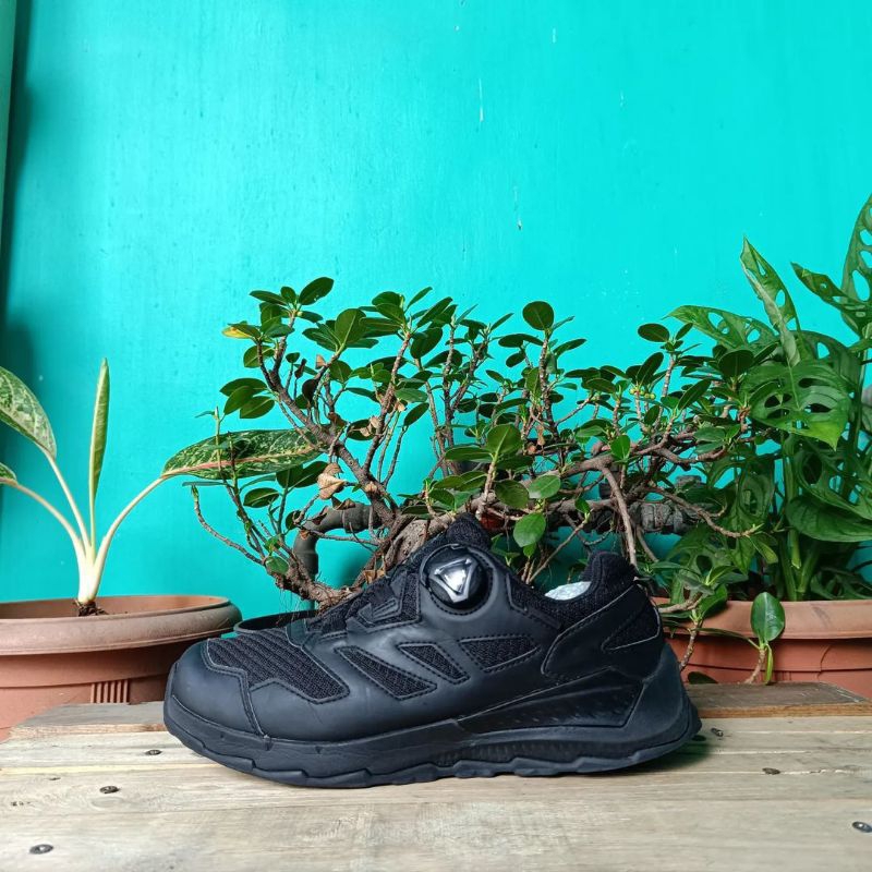 Jual sepatu gunung hiking treking outdoor boa system k2 size 41 ...