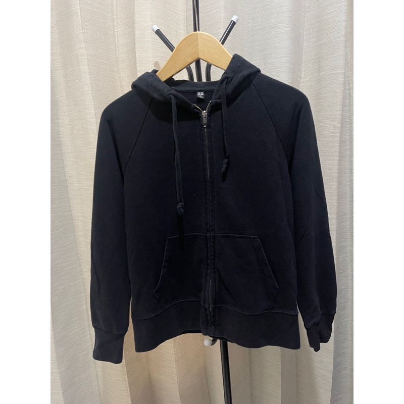 Jual Jaket Hoodie Zipper Uni Qlo M Hitam (second) | Shopee Indonesia