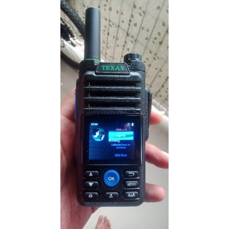 Jual HT POC 4G B5 sudah terisi teamspeak3 PTT samping, zello dan bisa ...