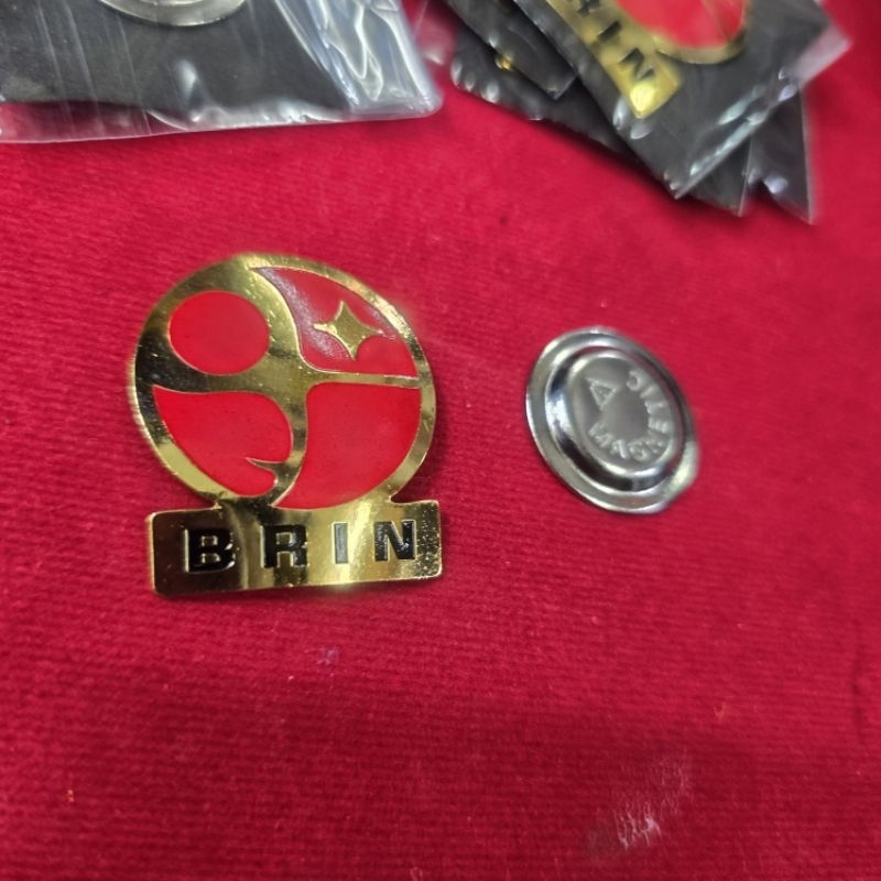 Jual pin BRIN / BROS BRIN / BADAN RISET inovasi nasional | Shopee Indonesia