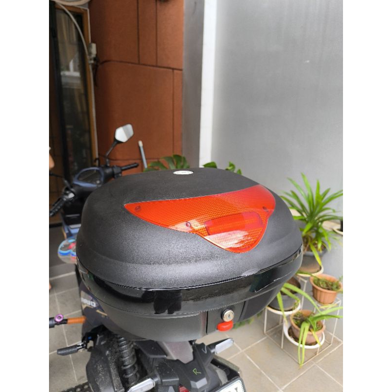 Jual Box Belakang Motor Merk KMI 688 Plus Breket | Shopee Indonesia