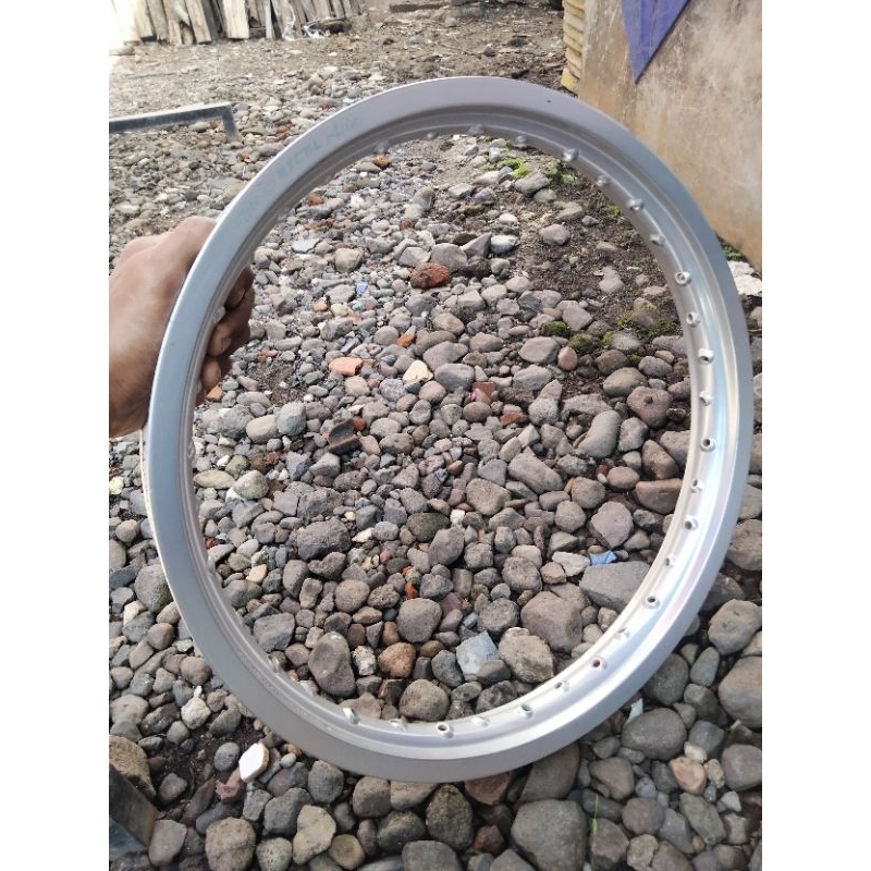 Jual Velg jari jari Ring 17 Ring 18 TK JAPAN Original ROSSI ITALY V ...