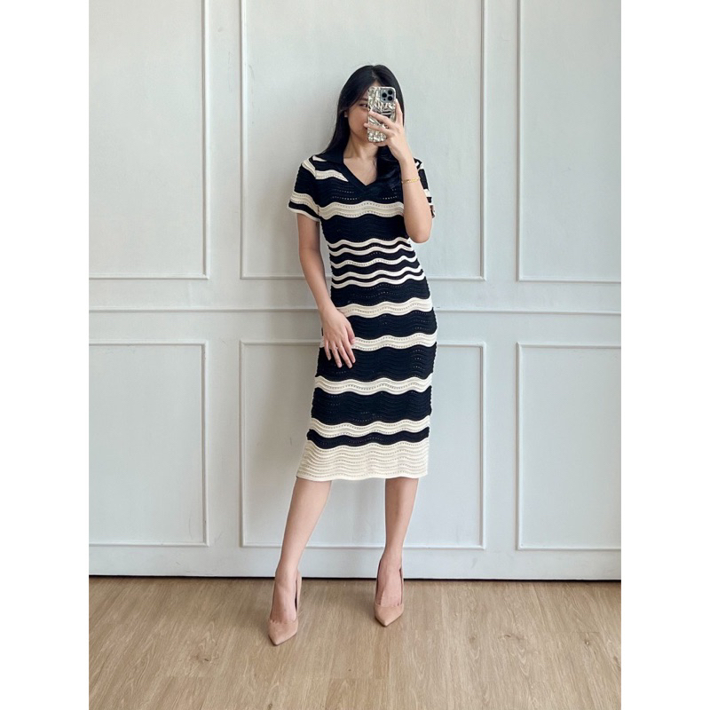 Jual LAFORE - DS2009 Wave Knit Midi Dress | Dress Midi Bodycon Rajut | Shopee Indonesia
