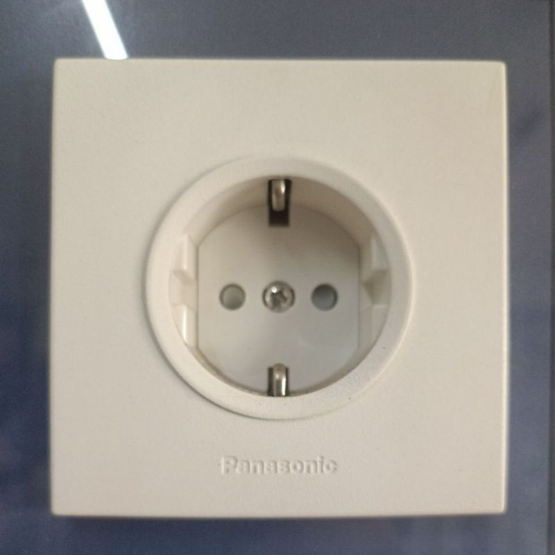 Jual Panasonic stop kontak grounding WESJP1121 | Shopee Indonesia