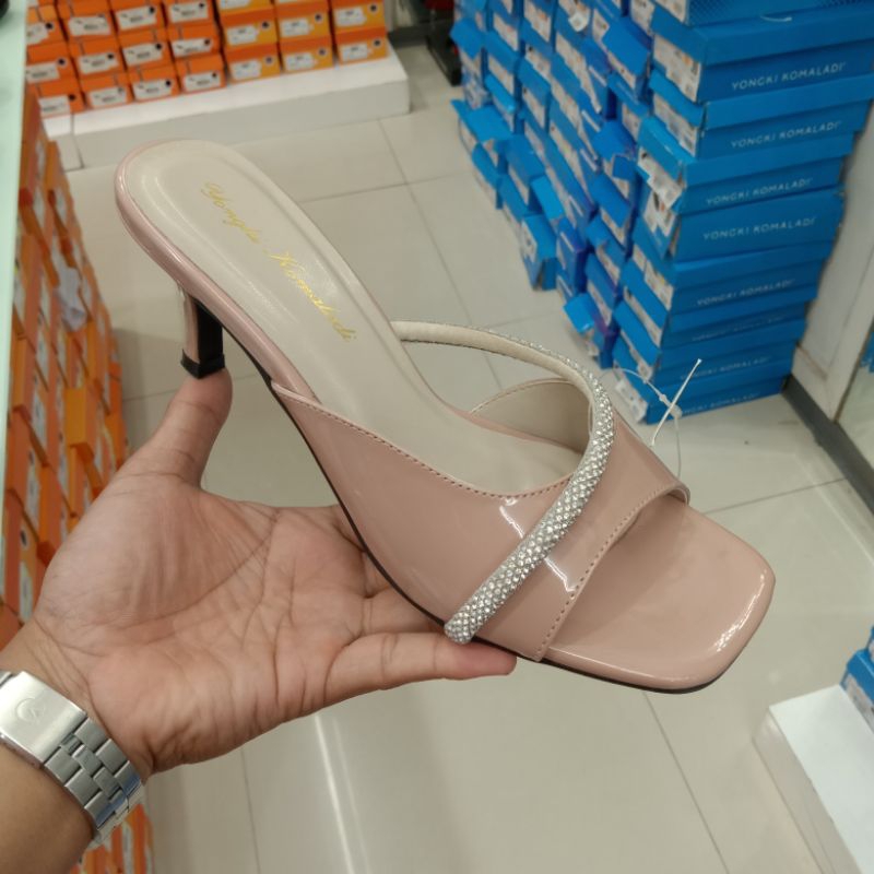 Jual YONGKI KOMALADI SANDAL WANITA | SANDAL HEELS | ORIGINAL | Shopee ...