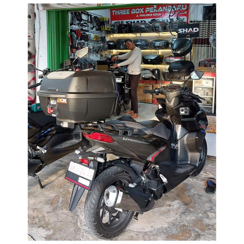 Jual Box Honda Vario LED || Givi E43 dan Breket Kucay Geser || Vario160 ...