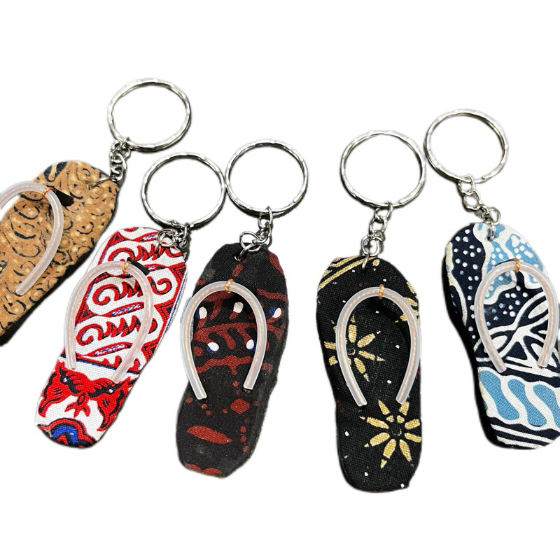 Jual Gantungan Kunci Sandal Batik Kodian (1 kodi isi 20pcs) oleh-oleh khas malioboro jogja ...
