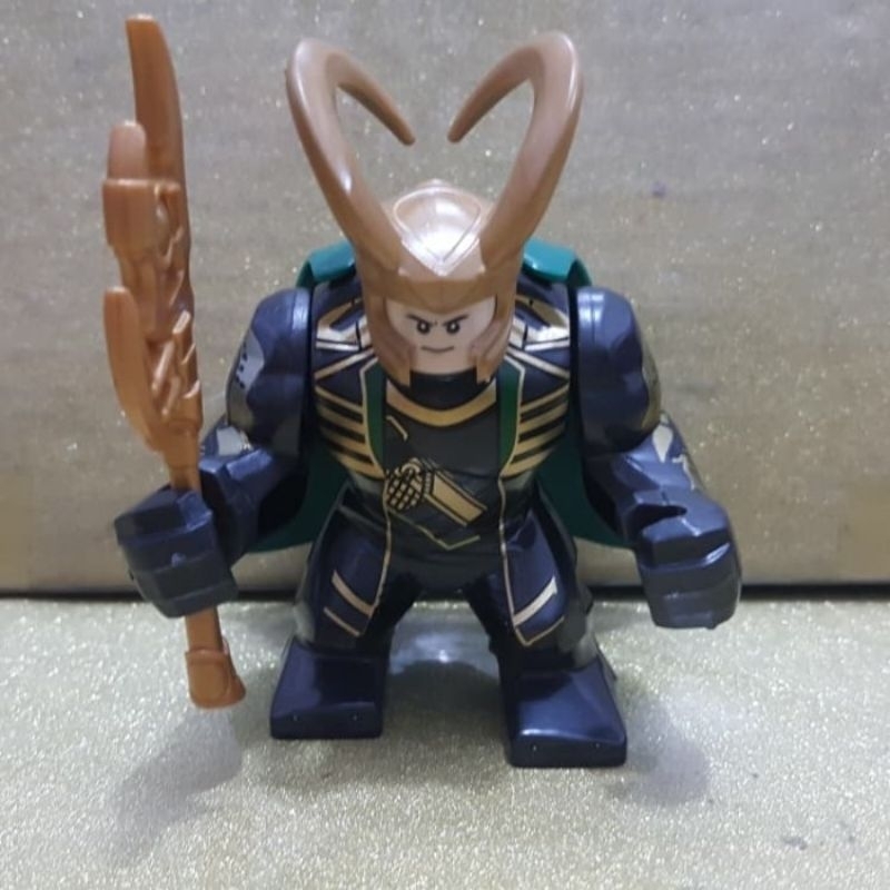 Jual figure Loki God of mischief Loki scepter mind stone avengers movie ...