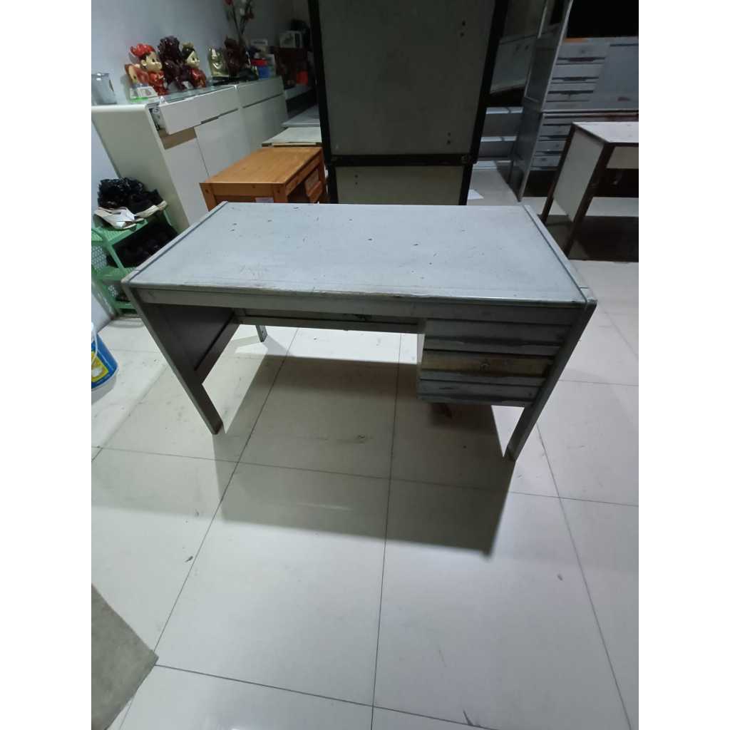 Jual MEJA KANTOR SECOND SEKEN BEKAS UKURAN 125x70x73 | Shopee Indonesia