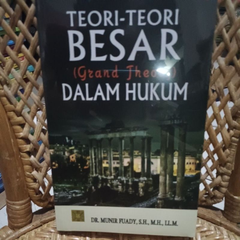 Jual TEORI-TEORI BESAR (Grand Theory) DALAM HUKUM | Shopee Indonesia
