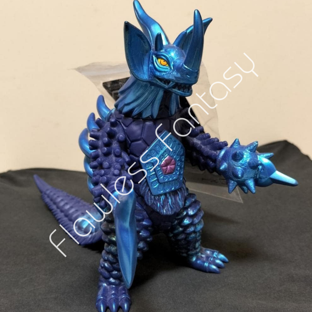 Jual Tyrant Tyrannin Monster Kaiju Metallic Blue Ultraman Vinyl Figure ...