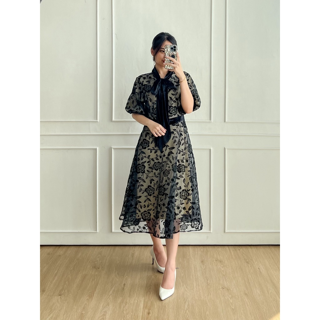Jual DOLLA - Carlotta Dress Midi Formal Black | Shopee Indonesia