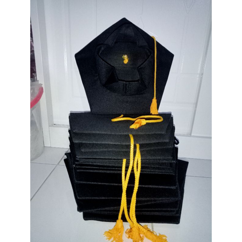 Jual TOPI TOGA WISUDA SARJANA, CUMLAUDE, ANAK ANAK DEWASA, BAHAN TEBAL ...