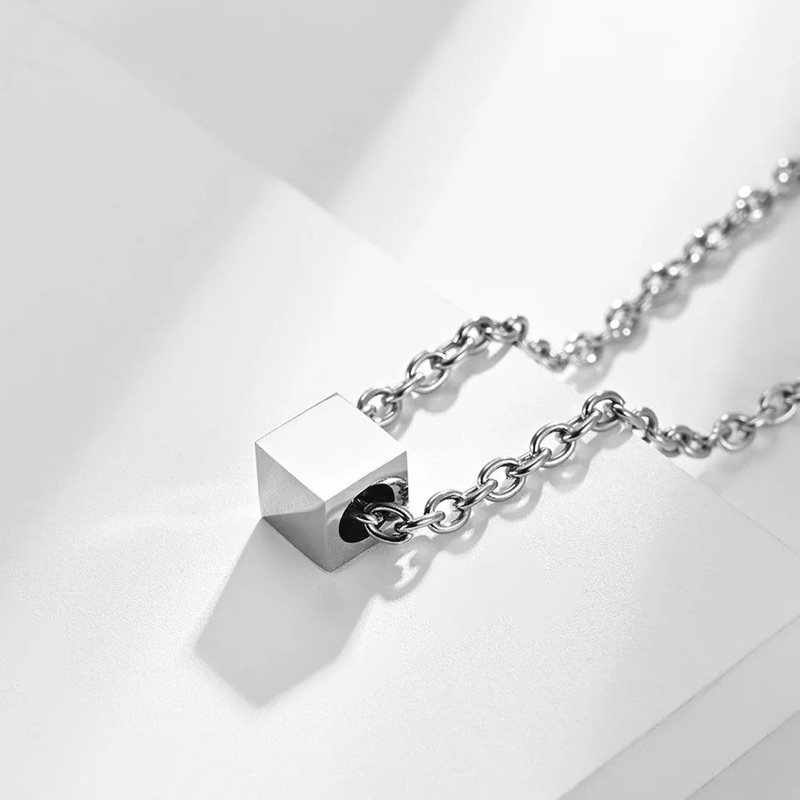 Jual Kalung Titanium Model Liontin Kubus Kotak Untuk Pria Wanita ...