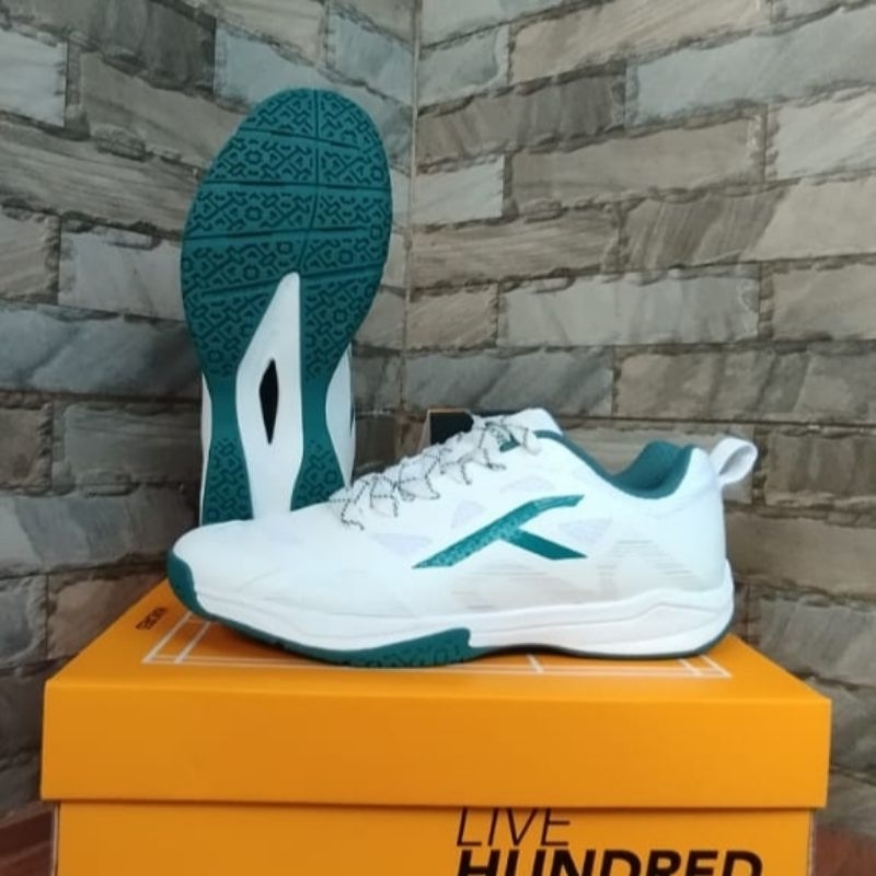 Jual Sepatu Badminton HUNDRED VELOCITY Free kaos kaki Sepatu HUNDRED ...