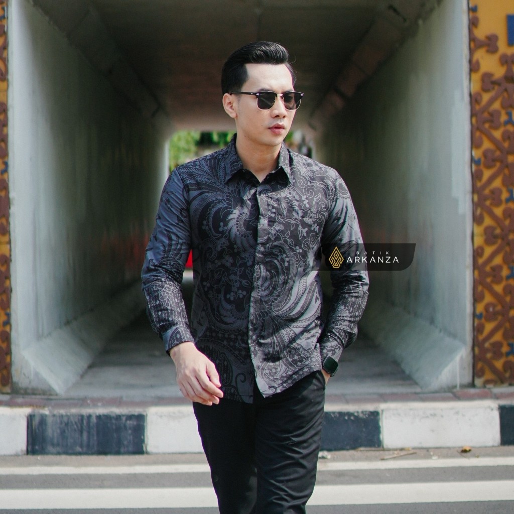 Jual BATIK ARKANZA Motif Dhanajaya Hitam Kemeja Batik Pria Lengan Panjang Slimfit Premium Bahan ...