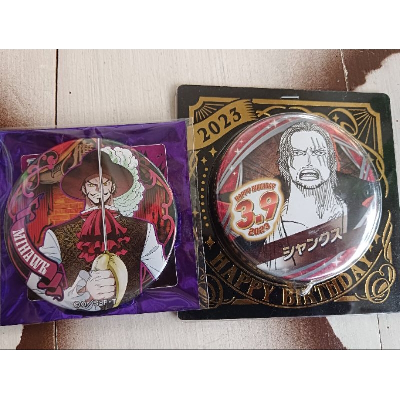 Jual One Piece Official Merch Mihawk Shanks Badge | Shopee Indonesia