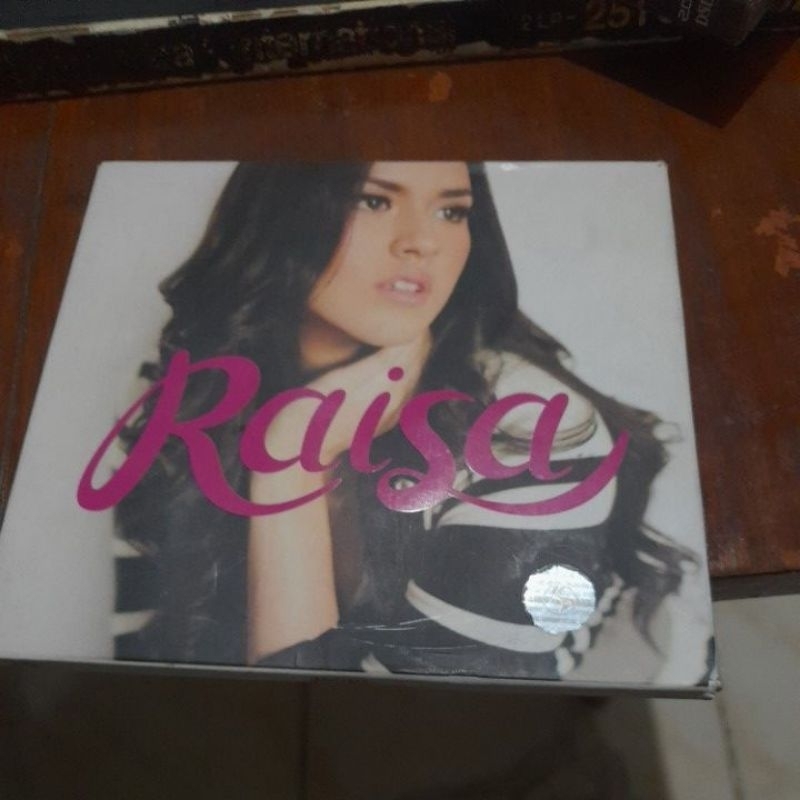 Jual cd musik original raisa album pertama (CD302) | Shopee Indonesia
