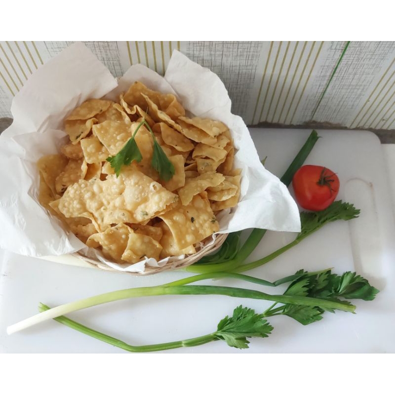 Jual Keripik bawang gempol / pangsit / kue bawang / kue asin | Shopee ...