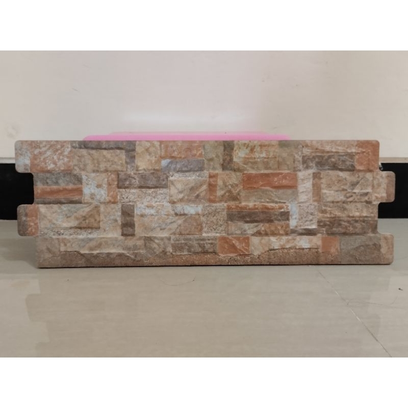 Jual Keramik Dinding motif Batu Alam Centro lock&lock 15x40cm | Shopee ...