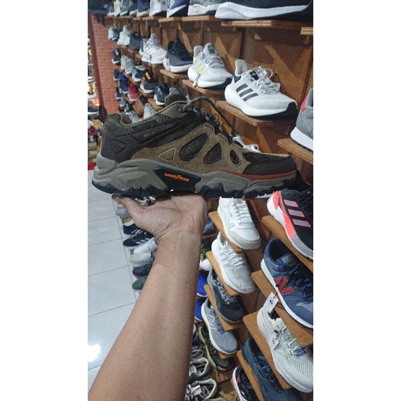Jual sepatu original obralan mall dijamin ORI BNIB | Shopee Indonesia