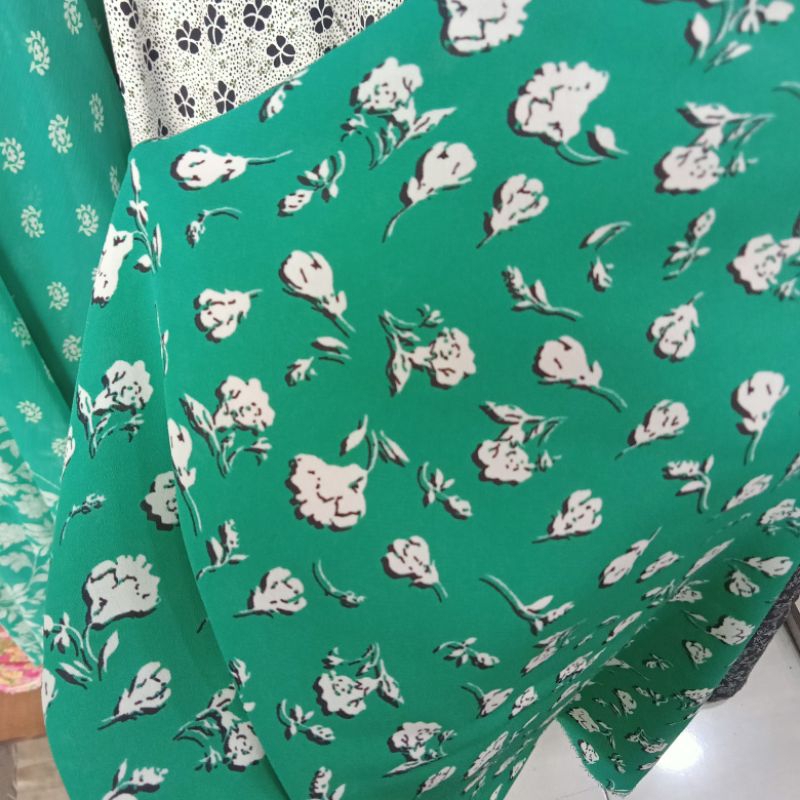 Jual Kain Zara Crepe Motif Bunga Kecil - Kain Nasiji Crepe Premium ...