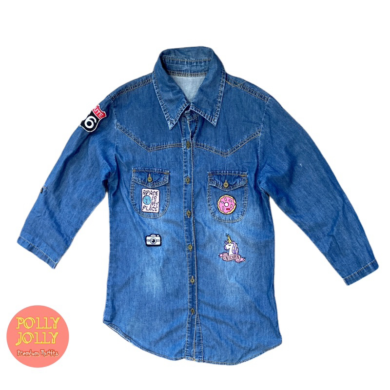 Jual Kemeja Denim dengan Patches Stiker (Preloved) | Shopee Indonesia