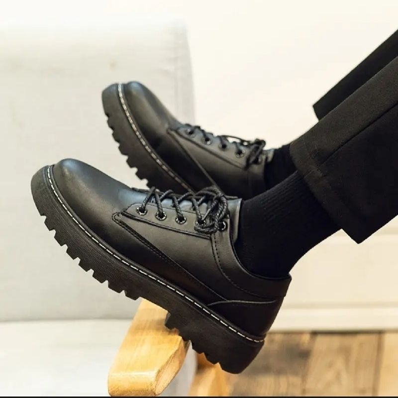 Jual Sepatu Docmart Terlengkap & Harga Terbaru Mei 2026 | Shopee Indonesia