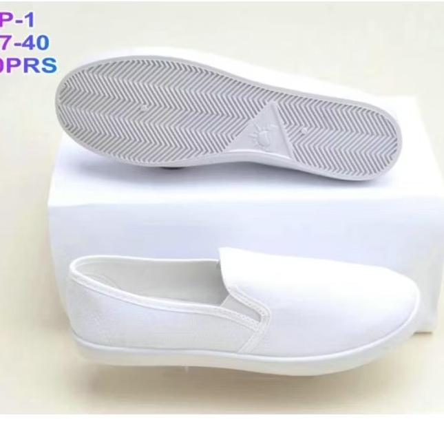 Jual Sepatu Wanita Putih Polos Dan Hitam polos Tanpa Tali / Sepatu Haji ...