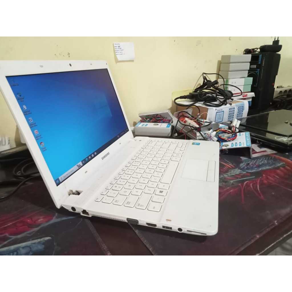 Jual JUAL LAPTOP SECOND/BEKAS BERKUALITAS BERBAGAI MERK DIJAMIN core i3 ...