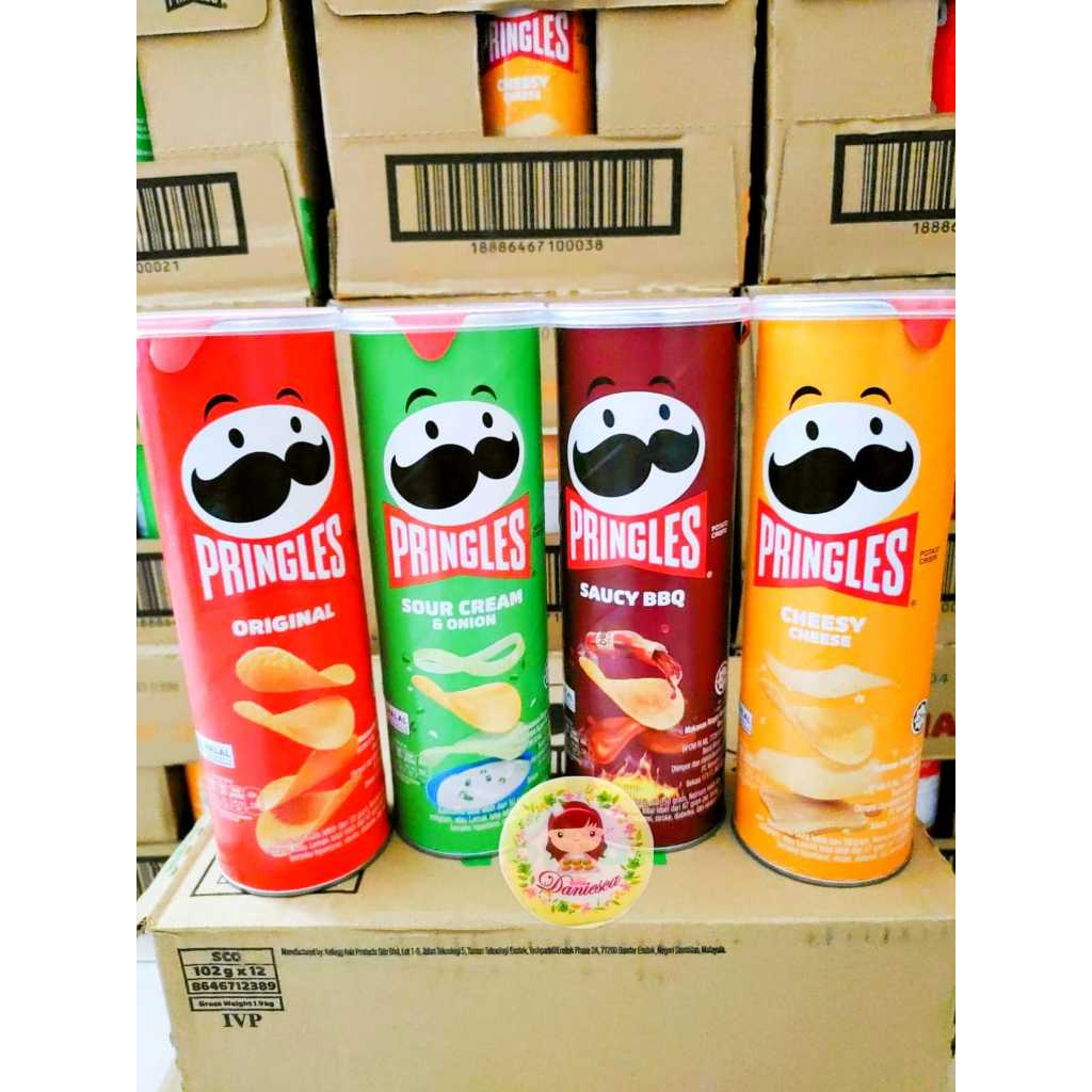 Jual Pringles 102 gr besar keripik kentang original cheese sour cream ...