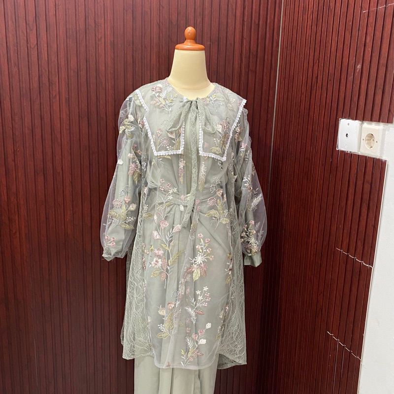 Jual NAOMI OUTER | TUNIC BRUKAT | OUTFIT WISUDA | BAJU WISUDA | OUTFIT ...
