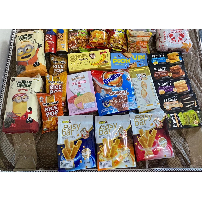 Snack import store