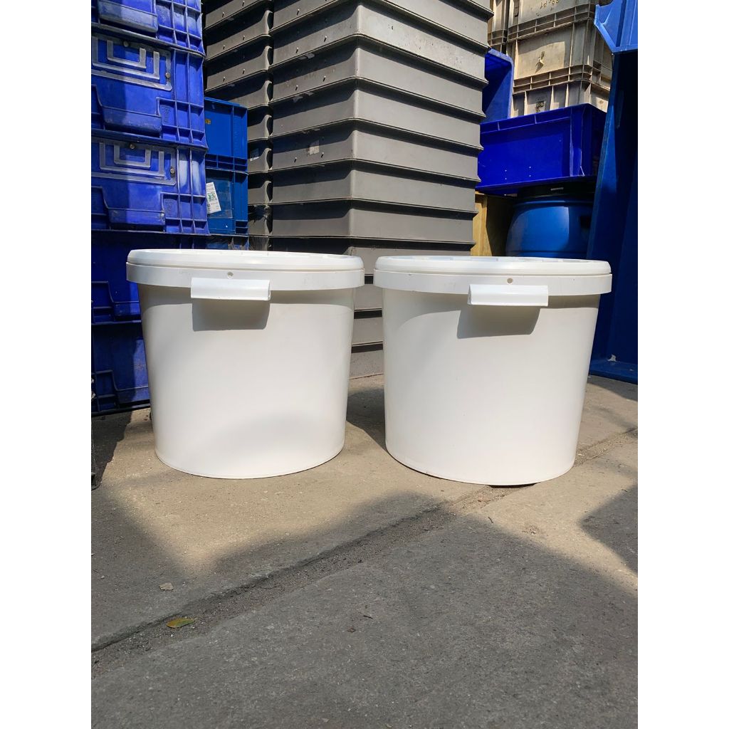 Jual ember putih polos 30kg plastik besar bekas putih ember 30kg besar ...