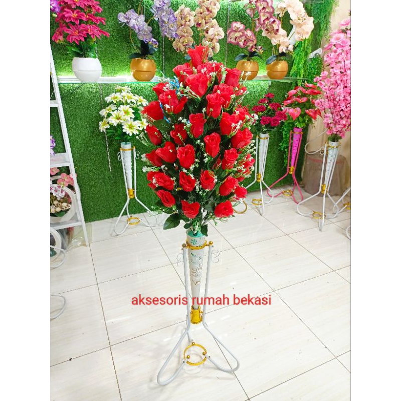 Jual RANGKAIAN BUNGA MAWAR ARTIFICIAL 48 KUNTUM DENGAN POT STANDING ...