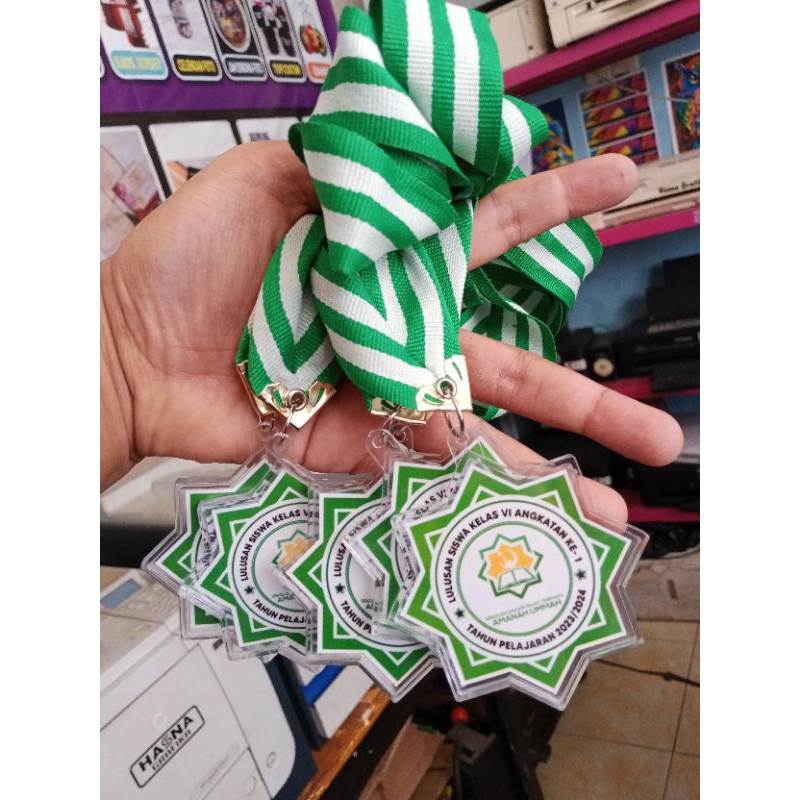 Jual Medali Custom / Medali Wisuda / Medali Kelulusan / medali satuan ...
