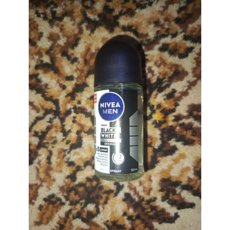 Jual NIVEA MEN Deodorant Invisible Black & White Roll On 25ml | Shopee Indonesia