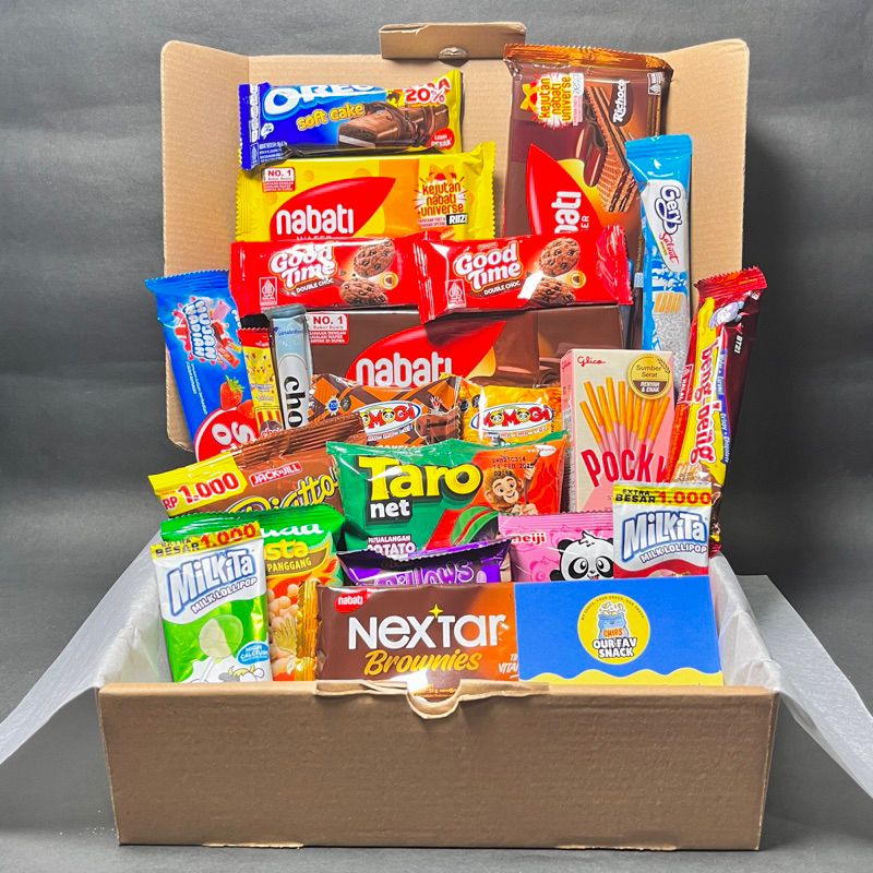 Jual Hampers Snack Box Besar isi 22 Snack Gift Box Snack Kado Ulang ...