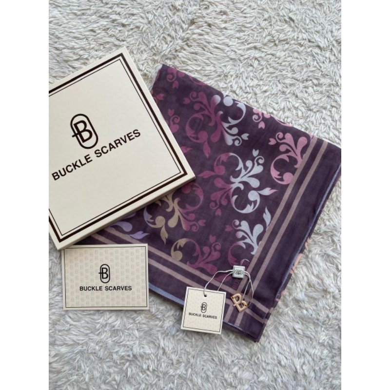 Jual Hijab buckle scarves premium box | Shopee Indonesia