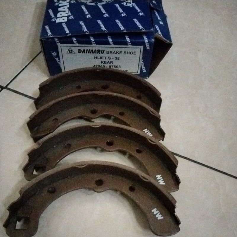 Jual kampas rem belakang/brake shoe rear Hijet s38 set kanan kiri | Shopee Indonesia