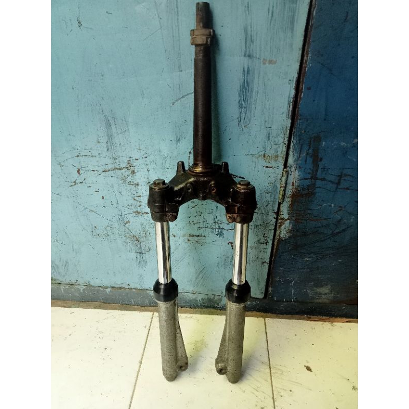 Jual shock depan set T Suzuki RC 100/bravo original second | Shopee ...