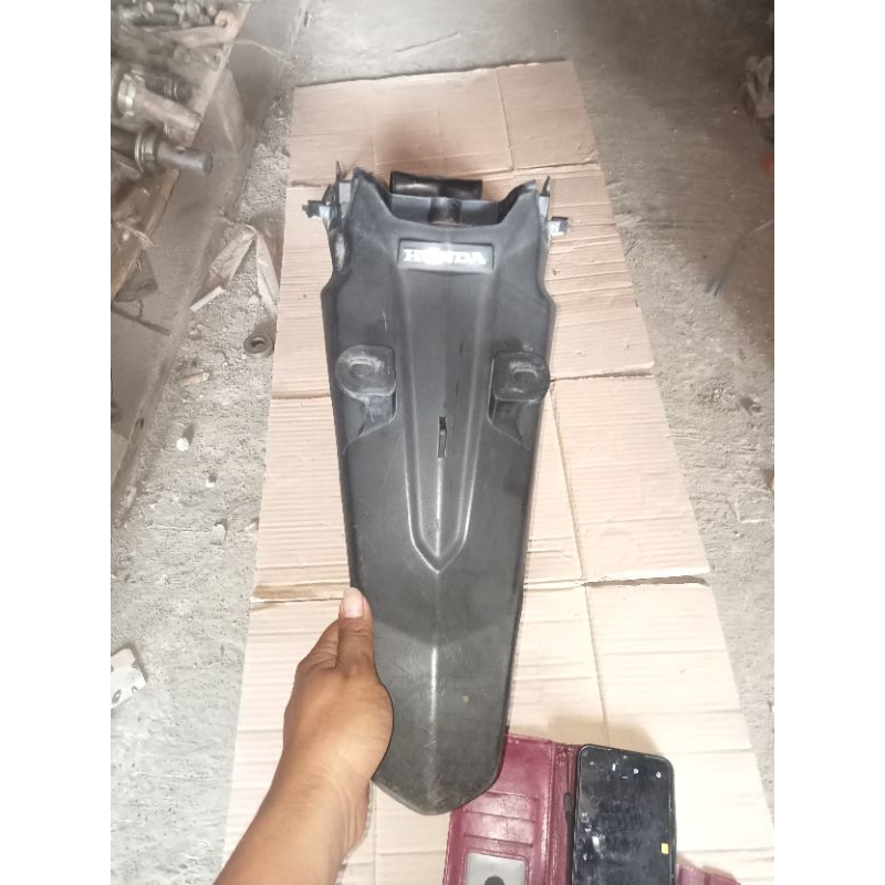 Jual sepakbor belakang Honda bit fi k25 barang original cabutan layak ...
