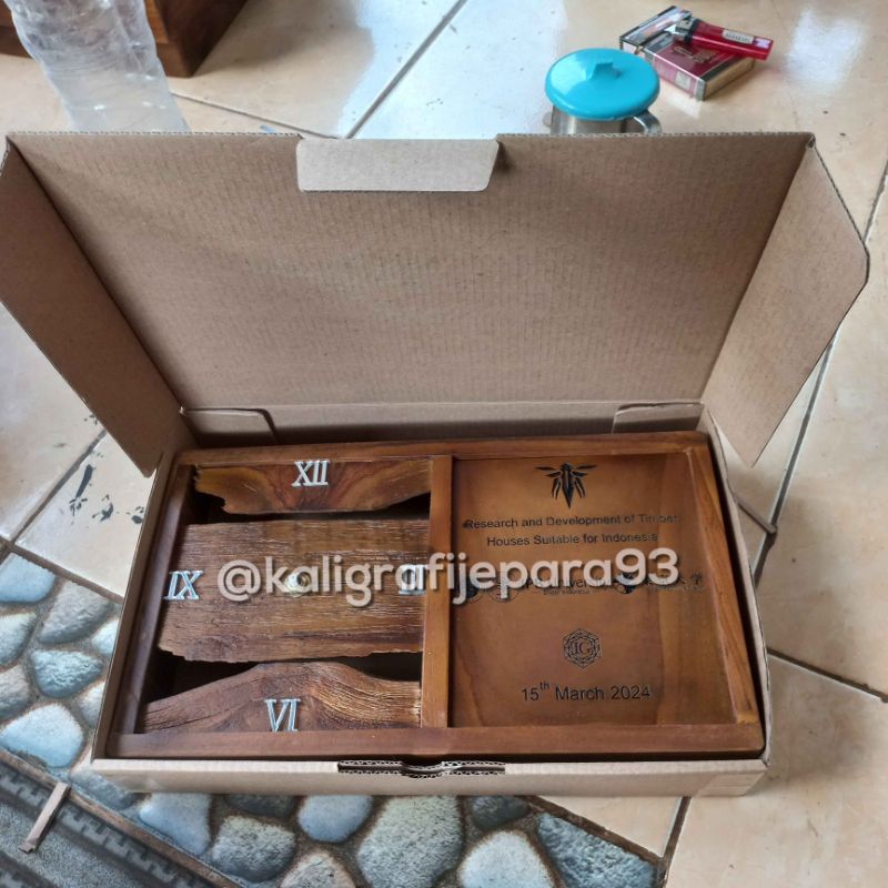 Jual Jam Meja Custom Grafir Logo Nama, Jam Dinding Kayu Jati Aesthetic ...