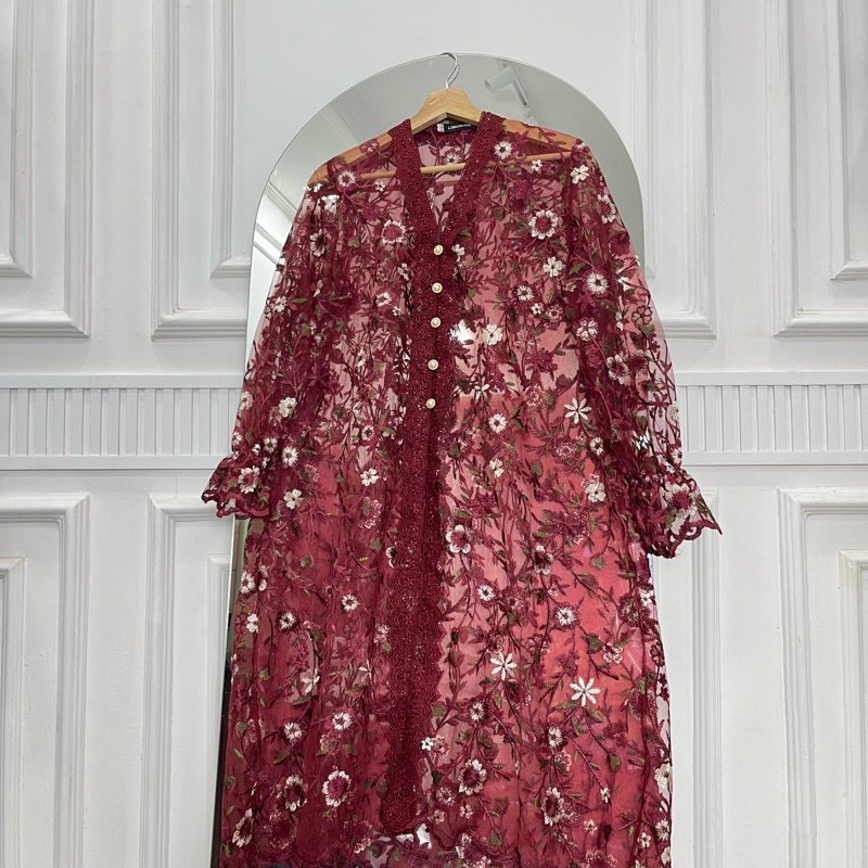 Jual Gaia Outer Tunik Brukat Tile Garden Kondangan Mewah | Shopee Indonesia