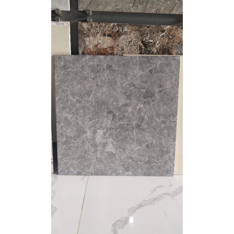 Jual keramik Lantai Glossy KIA (Vermont grey) motif ukuran 50x50 ...