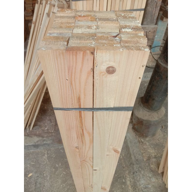 Jual RENG KAYU JATI BELANDA ATAU KAYU PINUS UKURAN TEBAL 2CM LEBAR 4CM ...